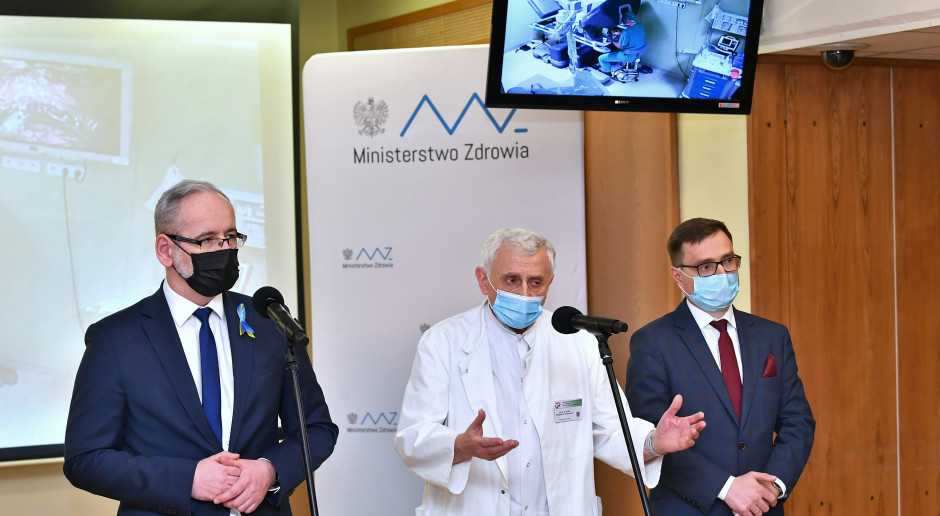 Zabiegi chirurgii robotowej z refundacją. Niedzielski: to skok ...
