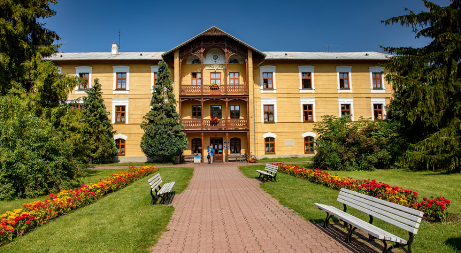 Kiedy pobyt w sanatorium jest bezpłatny? Za co nie płaci NFZ?