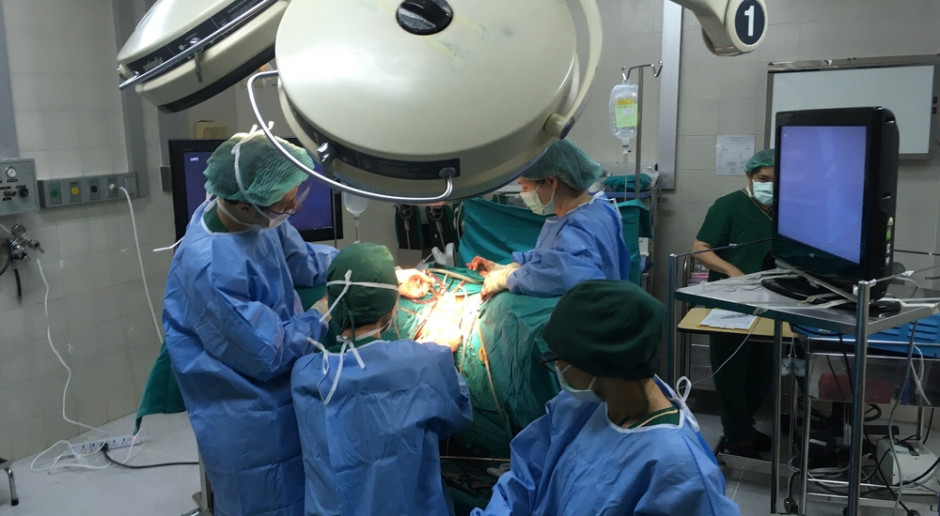 Resekcja wątroby: pierwsza taka operacja z wykorzystaniem aparatury ...