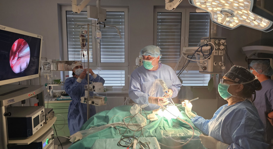 W szpitalu w Olsztynie lekarze przeprowadzą nowatorską operację niemowląt