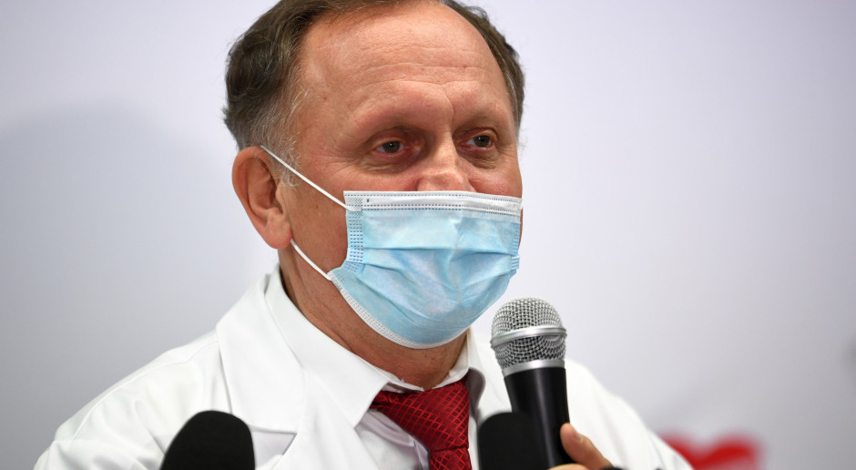 Pielęgniarki kelnerkami na balu lekarzy. Prezes lecznicy: przepraszam ...