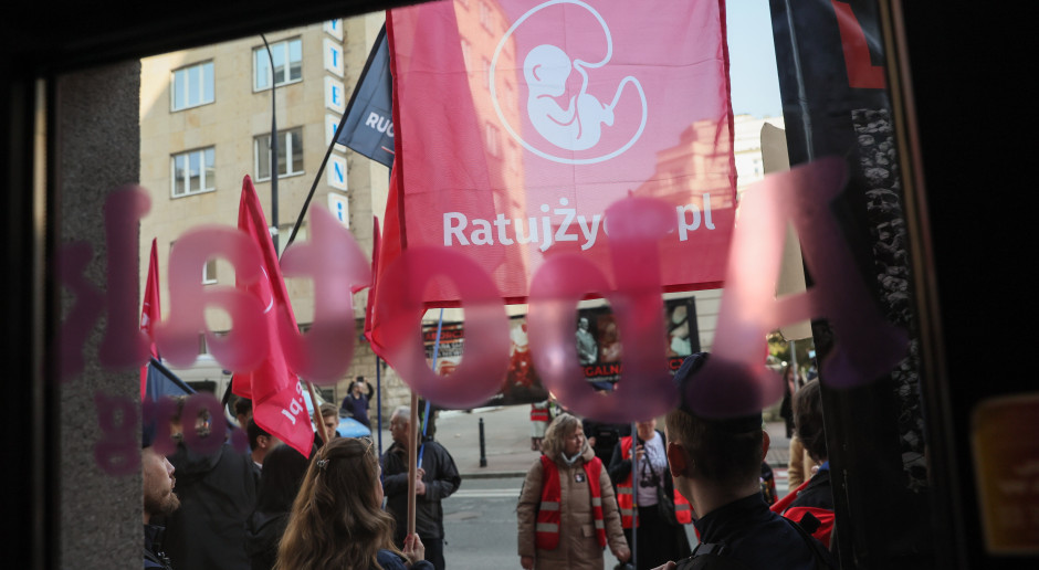 Drastyczne zdjęcia przed szpitalami. RPO: w orzecznictwie SN są dwa ...