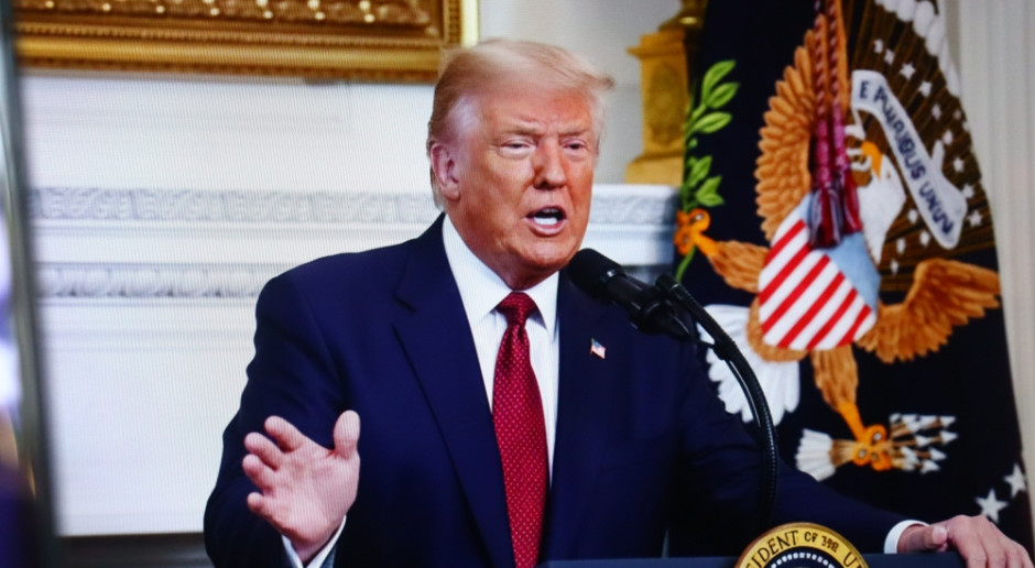 Prezydent Trump nie słucha lekarzy. Tym wytłumaczył siniaki na ręce ...